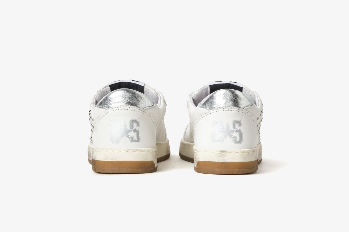 SNEAKER WEEK STAR IN PELLE BIANCA CON BORCHIETTE ARGENTO ED EFFETTO "U ...